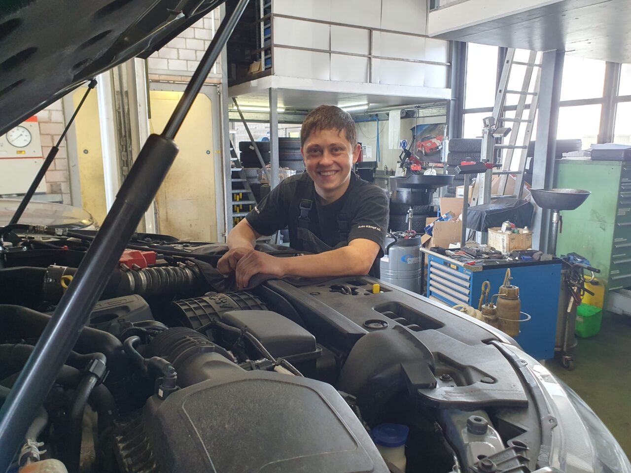 Herzliche Gratulation zur Lehrabschlussprüfung! | Auto Kämpf AG